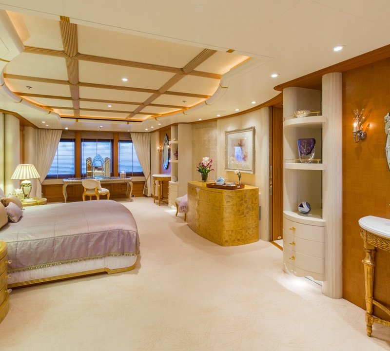 Terence Disdale Image Gallery - The 49m Yacht QM OF LONDON - main ...